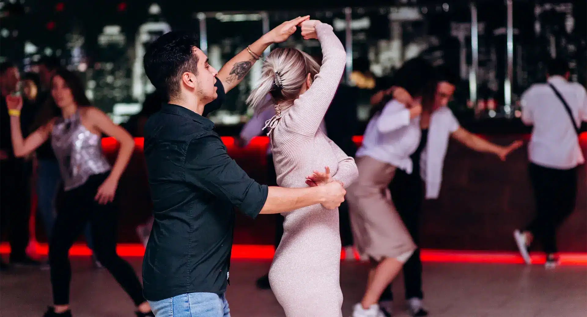 Latin Feesten - Dans en Viering bij Release Academy Nr. 1